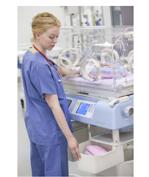 Dräger Isolette 8000 plus inkubator dziecięcy - Spacemed